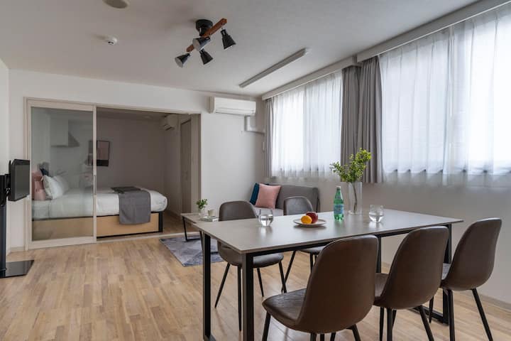 梅田が徒歩圏内!人気エリアまでアクセス抜群/明るいお部屋/家具・家電付き/Lasante B06 - 池田市