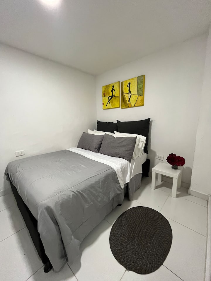 Cómodo Apartaestudio En Primer Piso Con Cocina - Yumbo