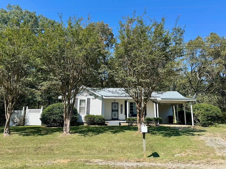 Relax In A Charming Home With Golf Course Views! - Trace State Park, Belden