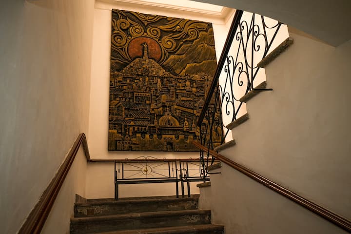 Casa Del Marques Centro Histórico Airport Transfer - Quito