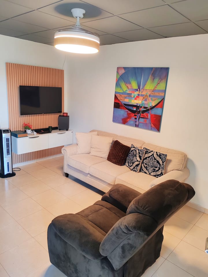 Casa Jami Airport Recojo Opcional, 5 Minutos - Panama City