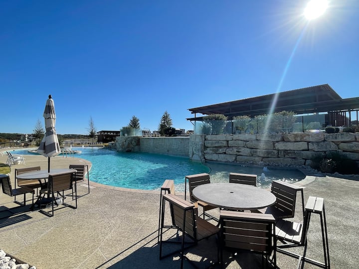 Pet Friendly Tiny Home•pool•sleeps 4•near Main - Luckenbach, TX