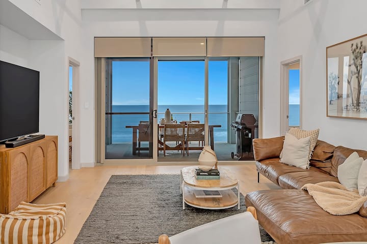 Hamptons At Moana—panoramic Beachfront Living - McLaren Vale