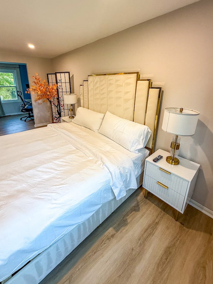 Warm And Luxurious Master Bedroom And Workspace - Herndon, VA