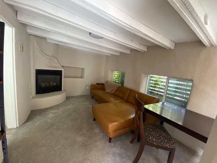 Historic Adobe Studio Near The Plaza - Santa Fe, NM