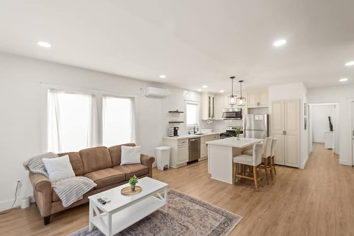 Eado Apt | Close To Stadiums & Venues - Houston, TX