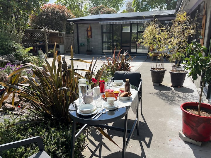 The Pink Gumboot - Self-contained Garden Haven - Whangārei