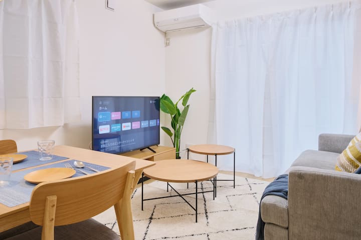 现代住宅｜近难波｜2个大型停车位｜最大14人｜天下茶屋步行10分钟｜4卧室2厕所 - Osaka