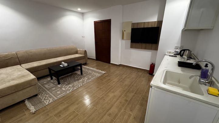 Near Al-haram 8 Single Beds | B5 - Medina