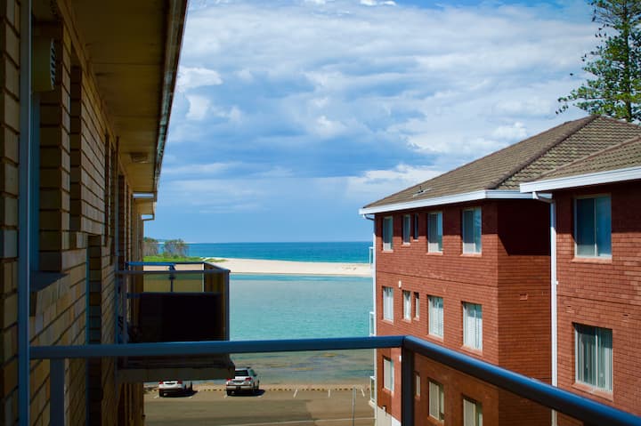 Coastal Minimalist Retreat Steps From The Water - Central Coast