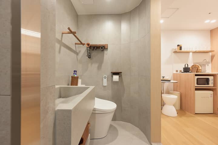 Heritage Atelier 201 / Located Between Two Palaces - Seoul