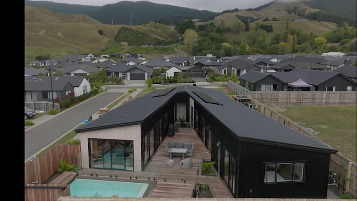 Richmond Family Retreat With Pool, Sauna & Trails - Richmond