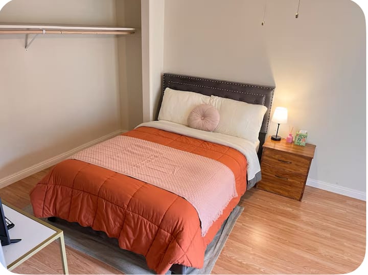 Gateway To Adventure | Private Entrance & Bath - Whittier, CA