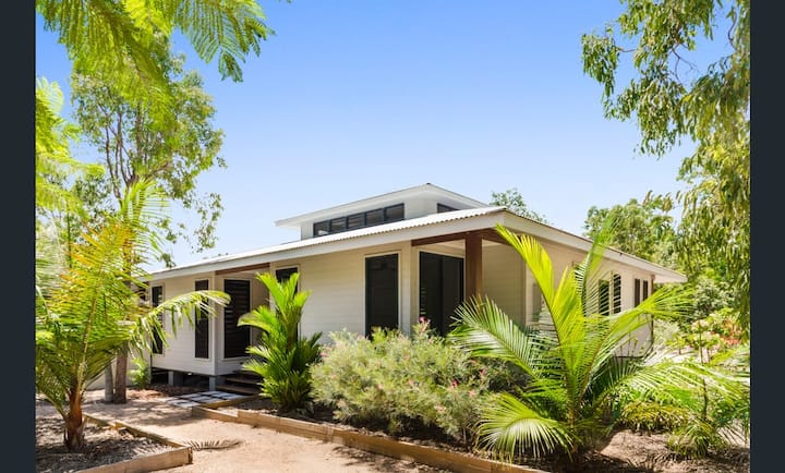 A Natural Retreat On A Magical Island - Townsville