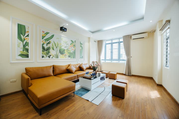 Bright & Tranquil 6br Home | Lift | Train St 5' - Çin