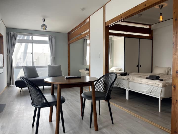 Retro Nightlife Area W/ Nostalgic Atmos - Room 302 - Itoman