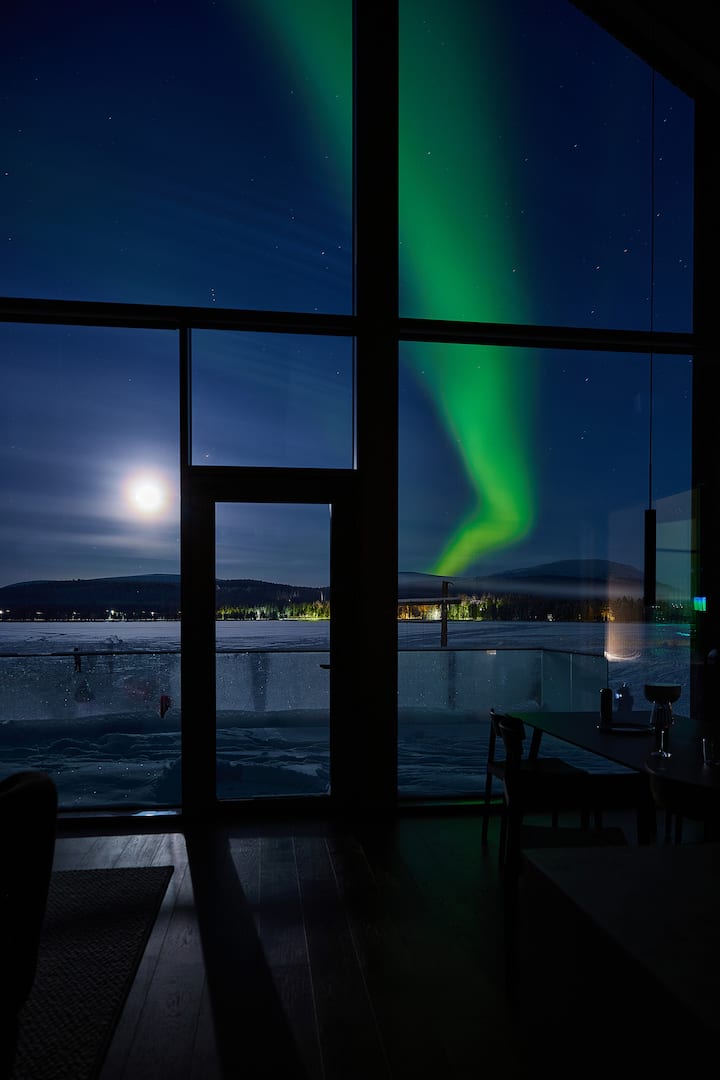 Joiku – Luxury Lakeview Chalet W/ Sauna & Jacuzzi - Äkäslompolo