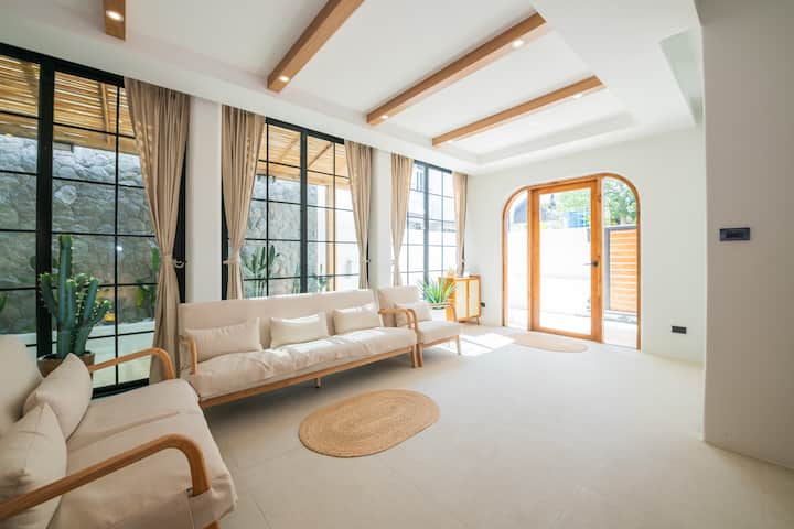 芭提雅真理寺距离海滩100米3卧4卫泳池别墅 - Pattaya City