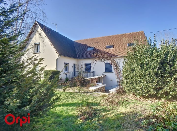 L'arbre De Vie, Chambre Pmr, Cuisine Et Salon - Montmarault