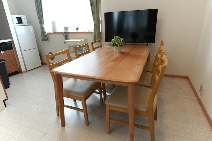 東京葛飾区の貸し切り一軒家/最大8名/無料駐車場付き/ファミリーに最適/jr金町駅から歩いて約10分 - 草加市