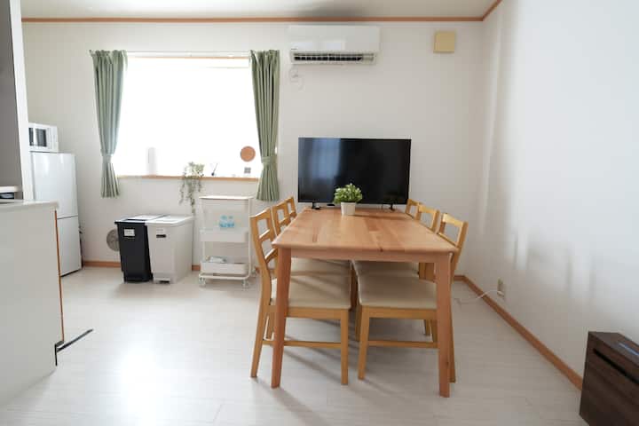 New!/東京葛飾区の貸し切り一軒家/最大8名/無料駐車場付き/ファミリーに最適/駅から歩いて10分 - Tokyo