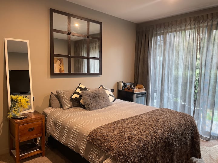 "Kanuka Rise Hideaway"luxury King Size Ensuite - Wanaka