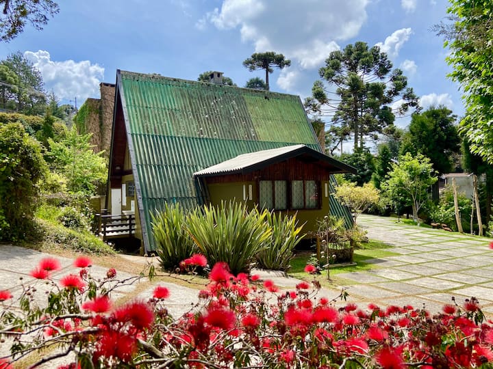 Chalé Da  Villa Frankenstein. Arte. Natureza. - Brasil