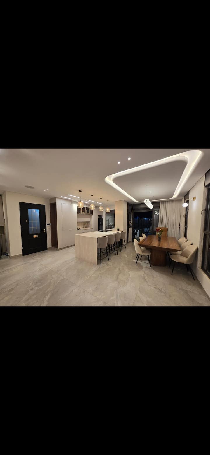 דירה ברמה של מלון
מלון פנוי בשמחת תורה - Jerusalem