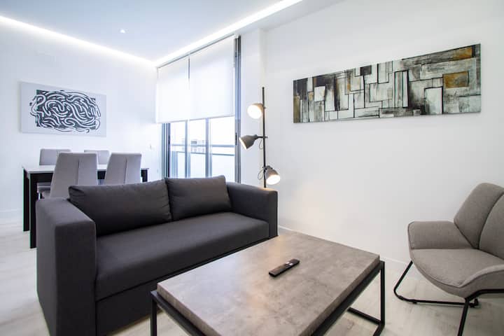 Elegant Apartment In Conde Duque-malasaña - Madryt