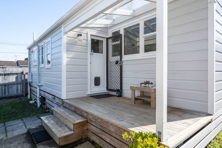 3br Home In Petone - Lower Hutt