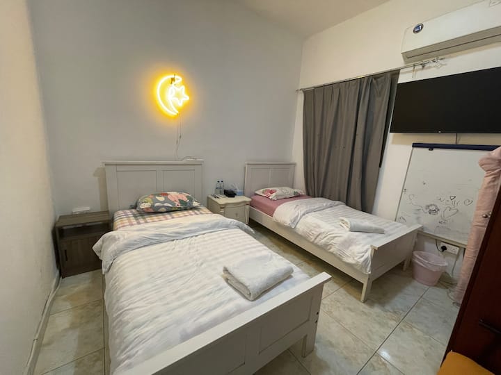 Room 8-paradise Lake Tower B5 - Ajman