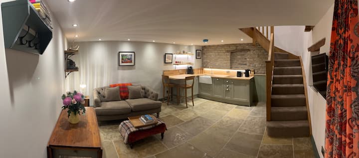 Charming Cottage On A Rainow Farm - Dining Options - Cheshire