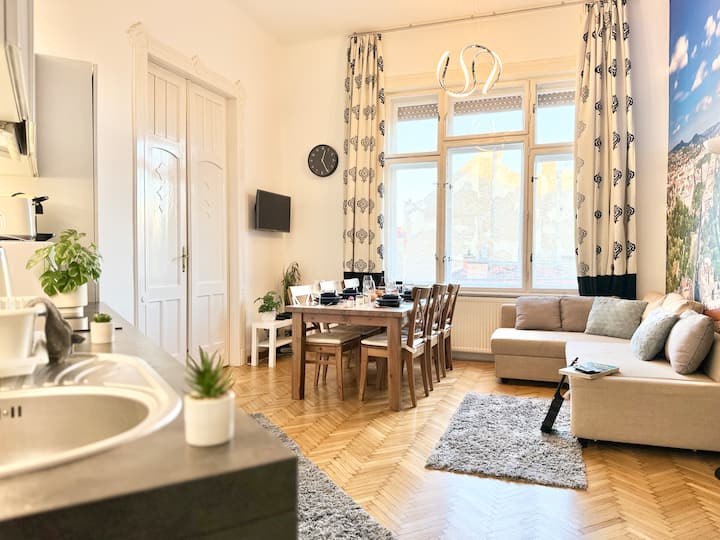 Budapest Homebase – 3bedrs+2baths (Wesselényi) - Budapest