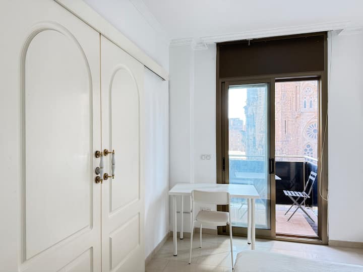 Sagrada Familia View Apartment - Barcelona