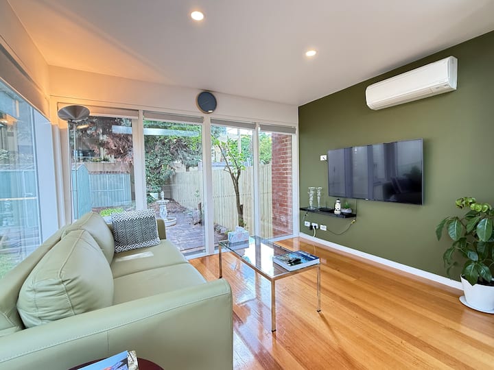 Tasma Retreat 1910 · Hobart City · Free Parking - Hobart