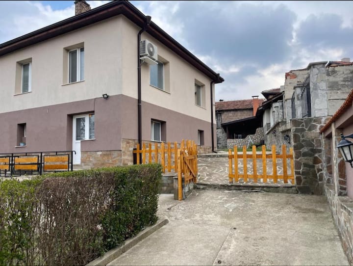 Edelvais - Dolna Banya