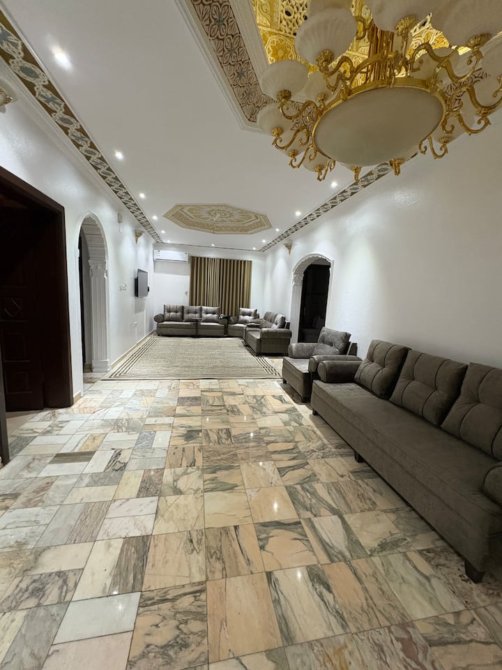 1 Km To The Prophet's Mosque - Médine