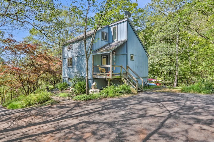 House Under The Cliff - Gardiner, NY