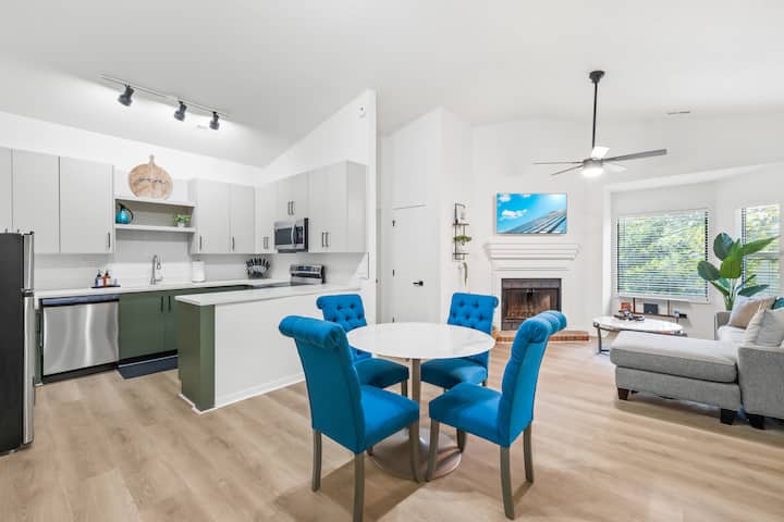Third Floor Walk Up Cozy Condo In Lake Wylie - Lake Wylie, SC