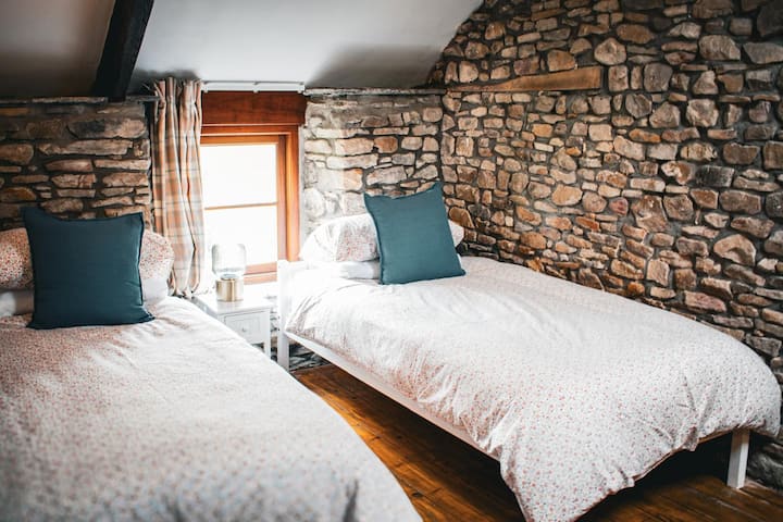 Melyn Cottage - South Wales