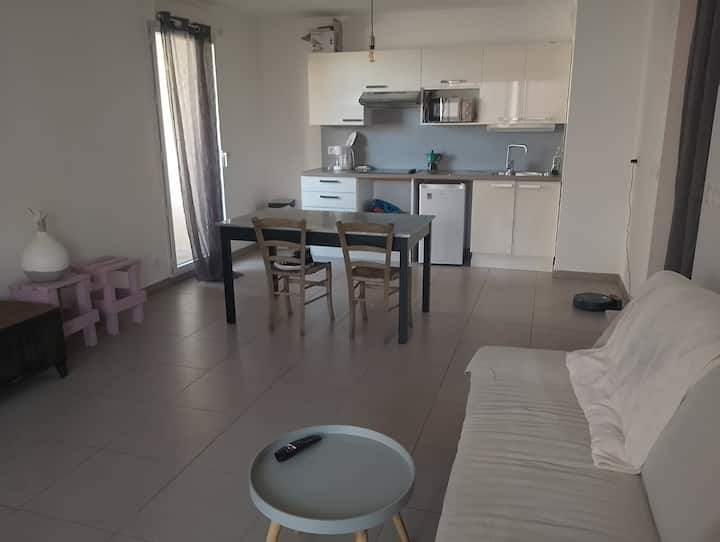 5 Min Gare T G V - Aix-en-Provence