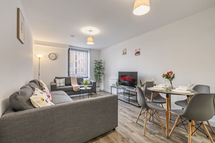 #70 City Hideaway|sleeps 4|near The Custardfactory - Guernsey