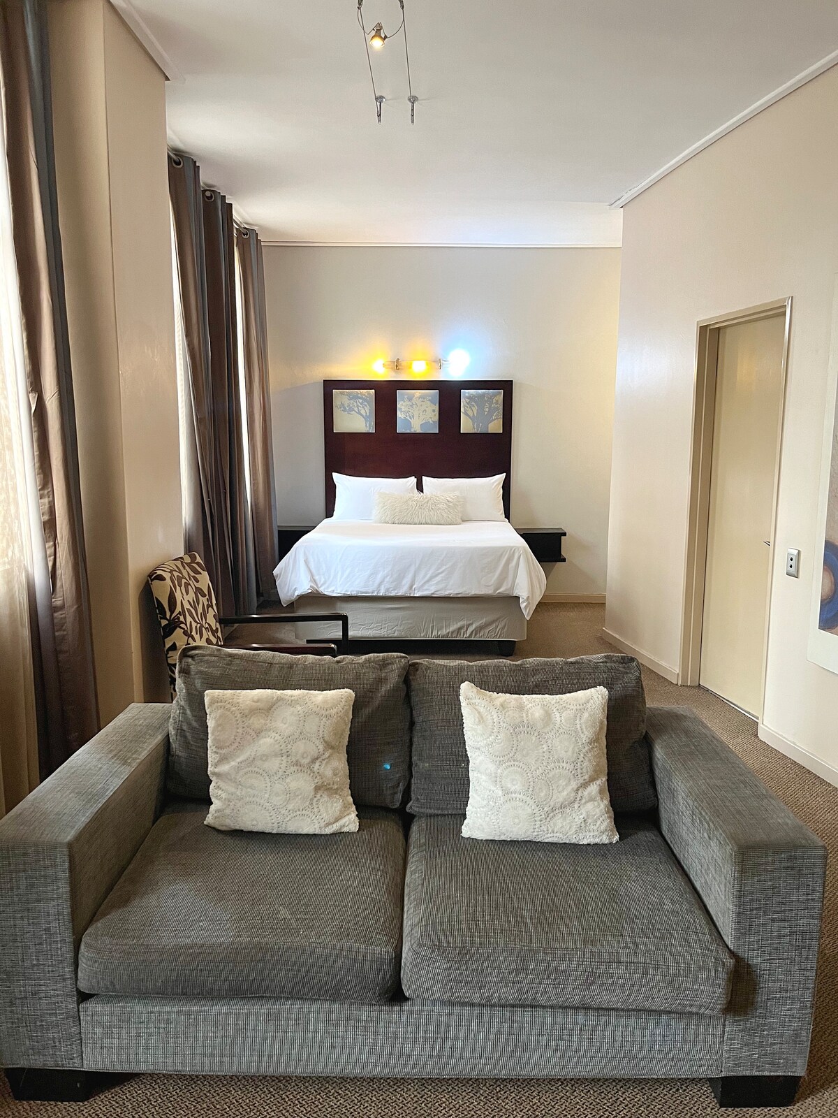 The Cozy Nook - 1 Bed -Mapungubwe Hotel Apartments - Flats for Rent in ...