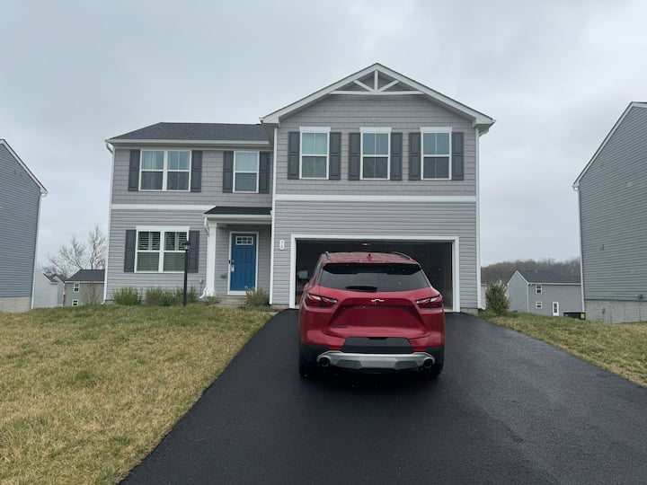 Cozy 4br Home W/ Tvs, 2.5 Baths & Comfort - Hagerstown, MD