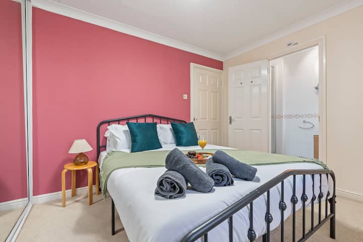 Trendy 4-br For 7, Big Discounts For Longer Stays - Ilford