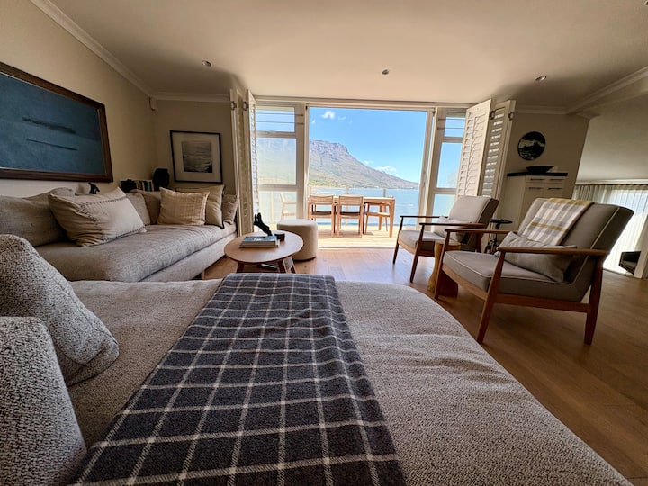 Charming Sea Side Three Bedroom Bungalow - Kapstadt