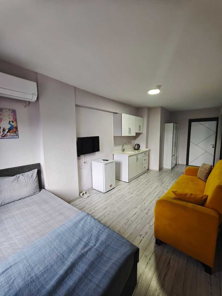 Bornova Da Aileler Için Uygun 1+1 Genis Daire - Izmir