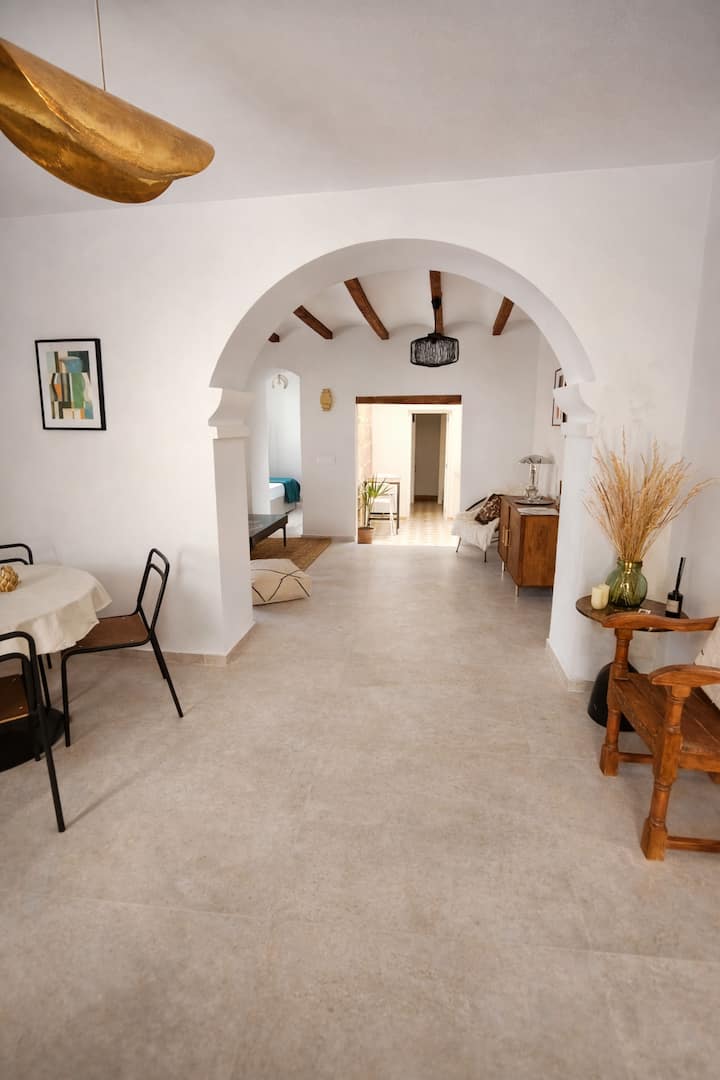 Beautiful 3-bed/2-bath Townhouse With Rooftop - Jávea