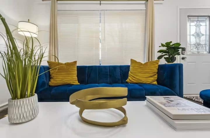 Grateful: 3br - 1bt Modern Getaway - Naperville, IL