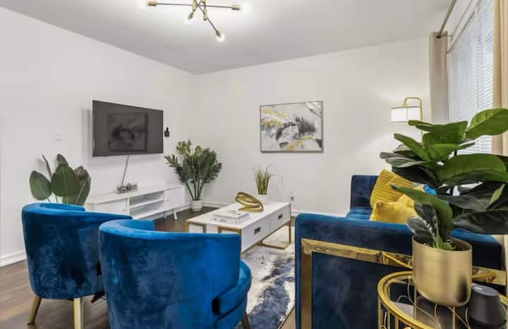 Grateful: 3br - 1bt Modern Getaway - Bolingbrook, IL